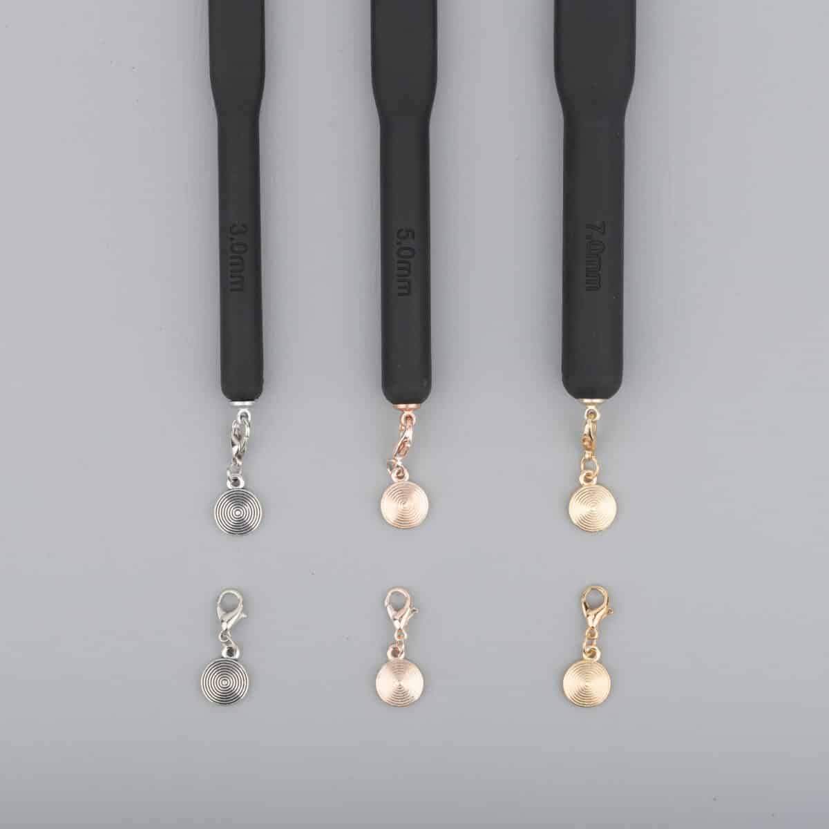 Yarn and Colors Crochet Hook with Charm - Little Shop for Yarners